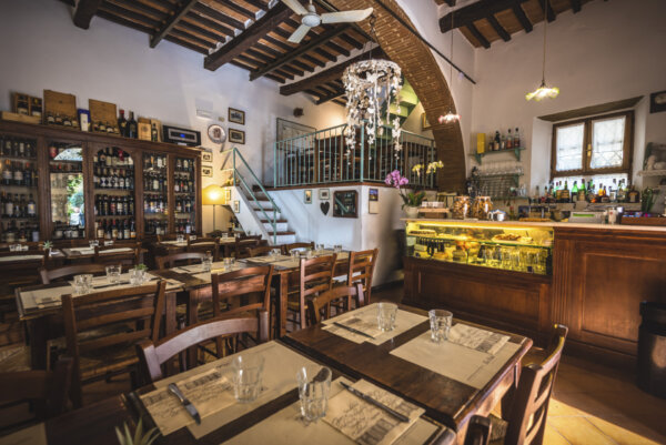 Tuscany. Monticchiello - Does it a good idea to Val d'Orcia?
